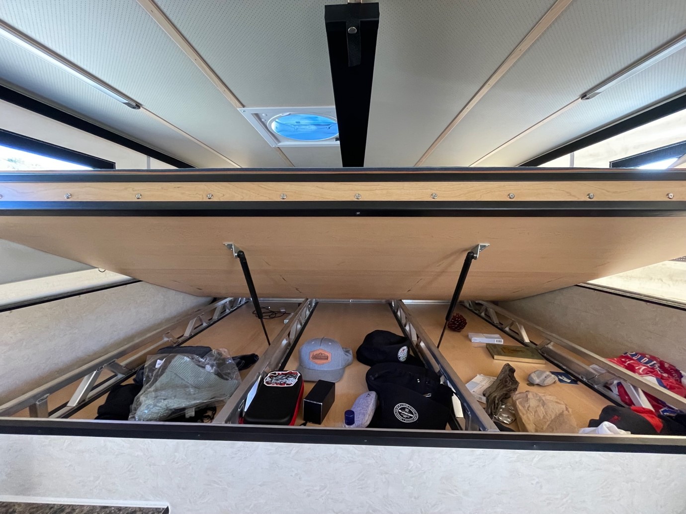 10 Essential Tips On How To Live In A Four Wheel Camper - Four Wheel ...